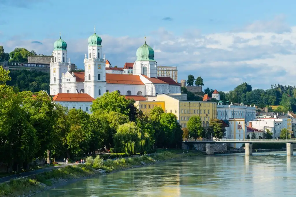St. Stephen’s Cathedral Passau | Baroque Masterpiece & World’s Largest ...